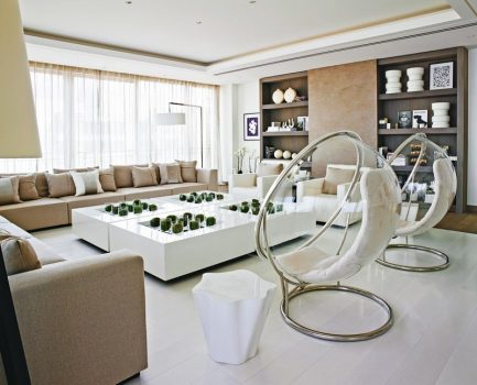 Discover 7 Contemporary Chairs Used By The Top Interior Designers ...